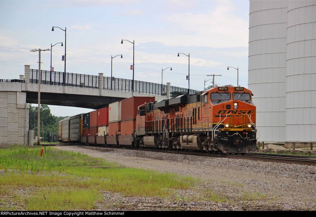 East Bound Stacker/Auto Train